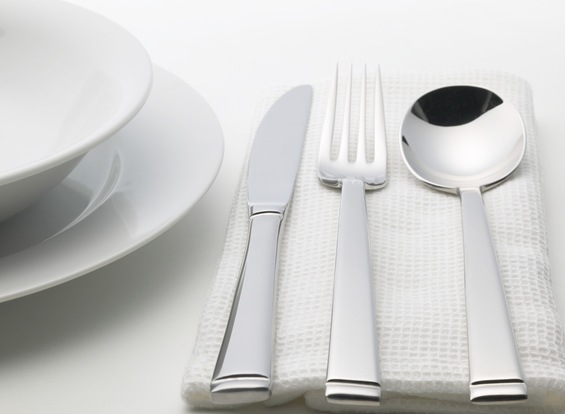 Tips From A Mom of 3: Ten Easy Tips For Saving Money While Dining Out!