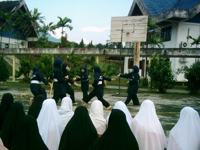 cedas: SAMTTAJ : Demo silat oleh mahasiswi UIA di SAMTTAJ