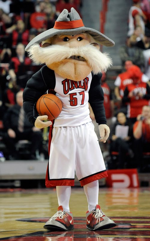 Popo in my crib: November 2009