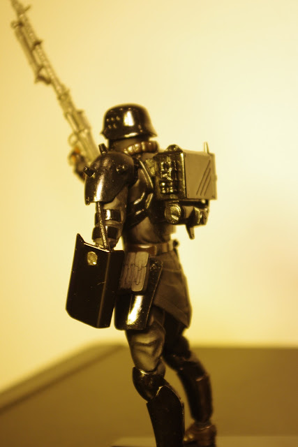 Na Boca Do Lobo: The Red Spectacles', figura da Kaiyodo