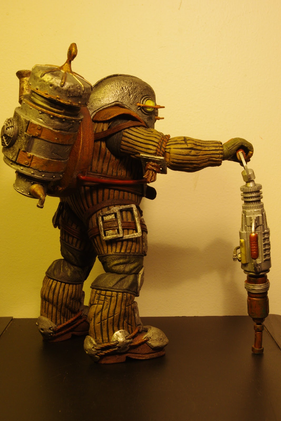 Na Boca Do Lobo: Big Daddy (Rosie), Action Figure do Jogo Bioshock 2
