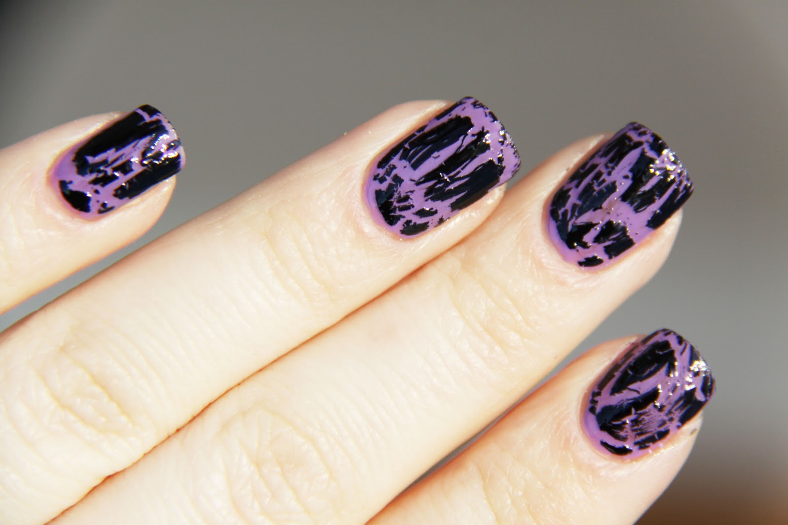 Nails by Catharina: Playing with Black shatter