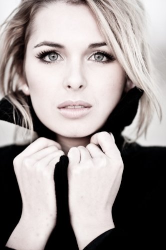 Paraheavens .::!::.: KIRSTEN PROUT : Kyle's Love Interest in Kyle XY Series