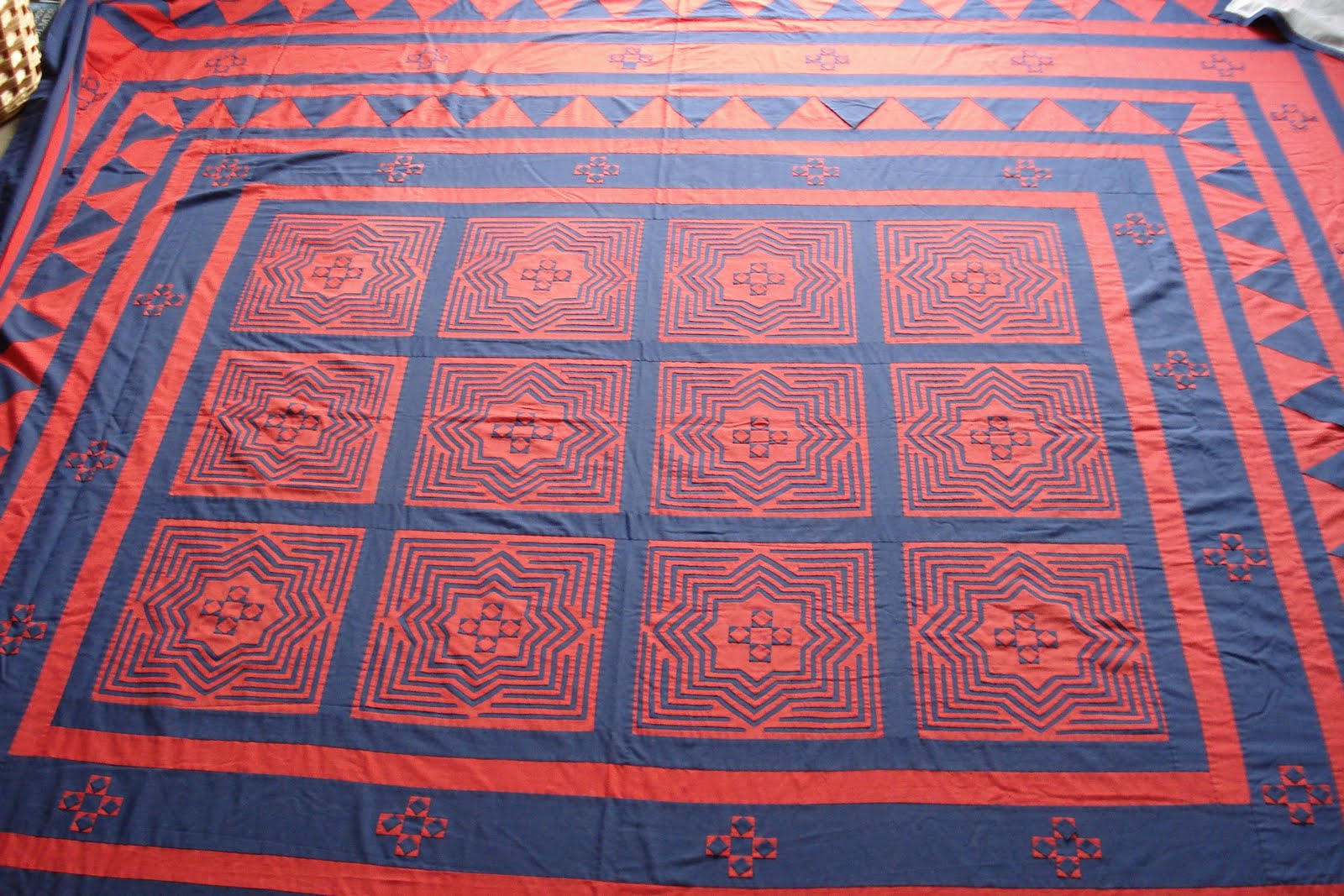 Welsh Quilts: Pna Ndau - Hmong people