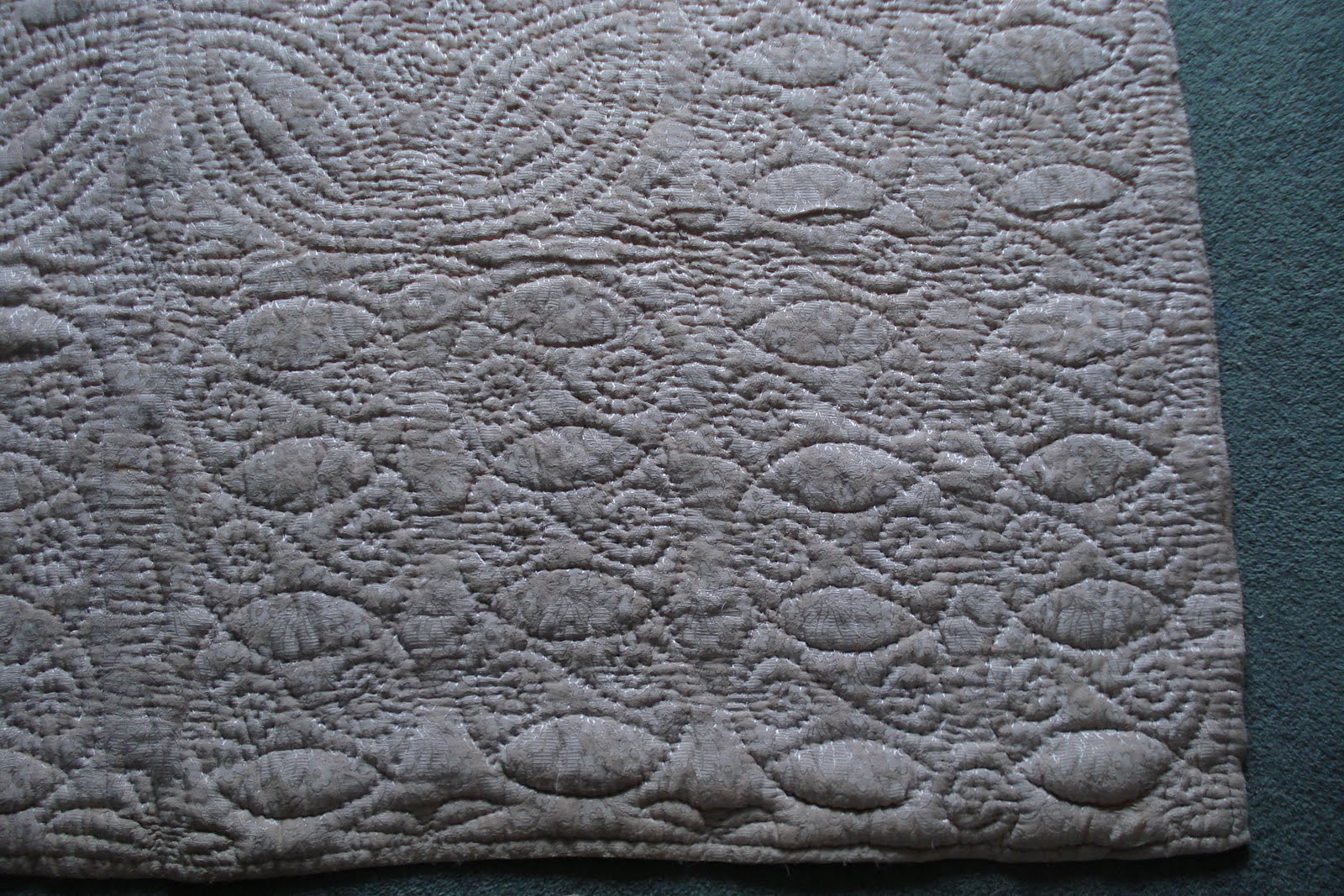 Welsh Quilts: Green and Peach Brocade Welsh Quilt