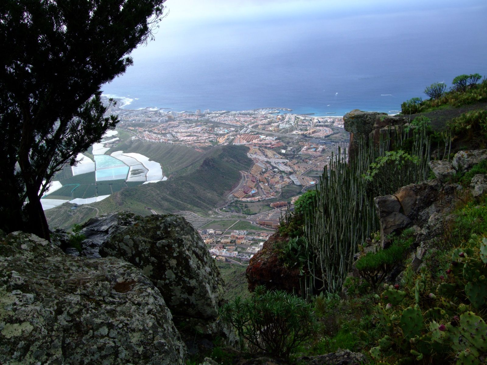 Cosas del autocaravanismo.: Ruta de senderismo al Roque del Conde.