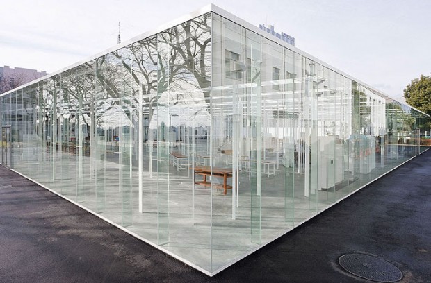amazing event of the world: Glass School in Japan Really Cool