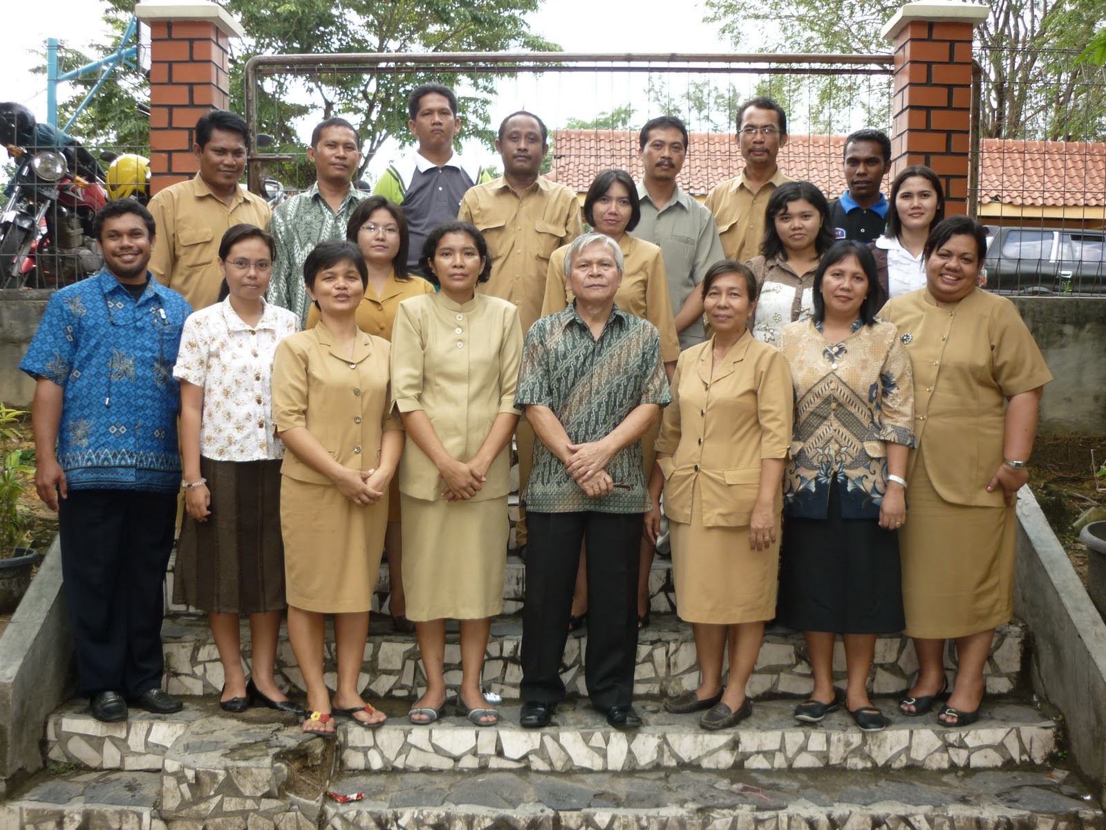 SMAK IMMANUEL BATAM: Foto Guru-guru SMA Kristen Immanuel Batam
