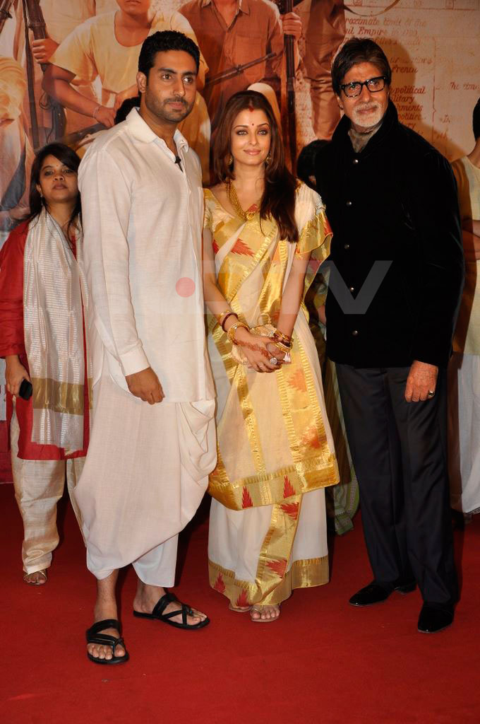 Bollywood actress gallery: Aishwarya Rai with family