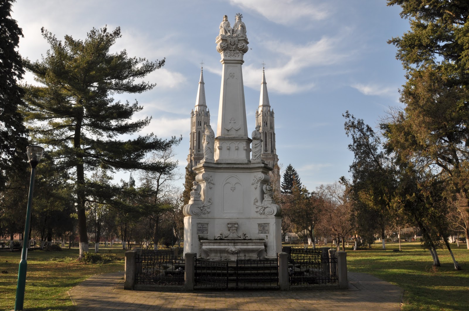 Cristian Kalikin - Photography: Biserica Romano-Catolica "Sfanta Treime ...