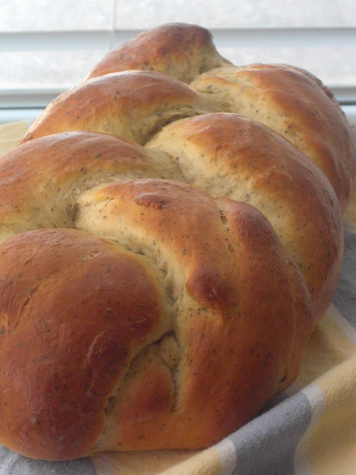 Fish Food Favorites: Garlic-Herb Braid