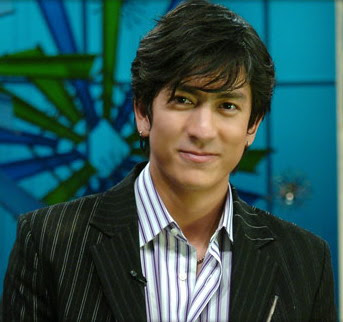 Tik Jesdaporn VS Aom Phiyada: Tik - Aom Profiles