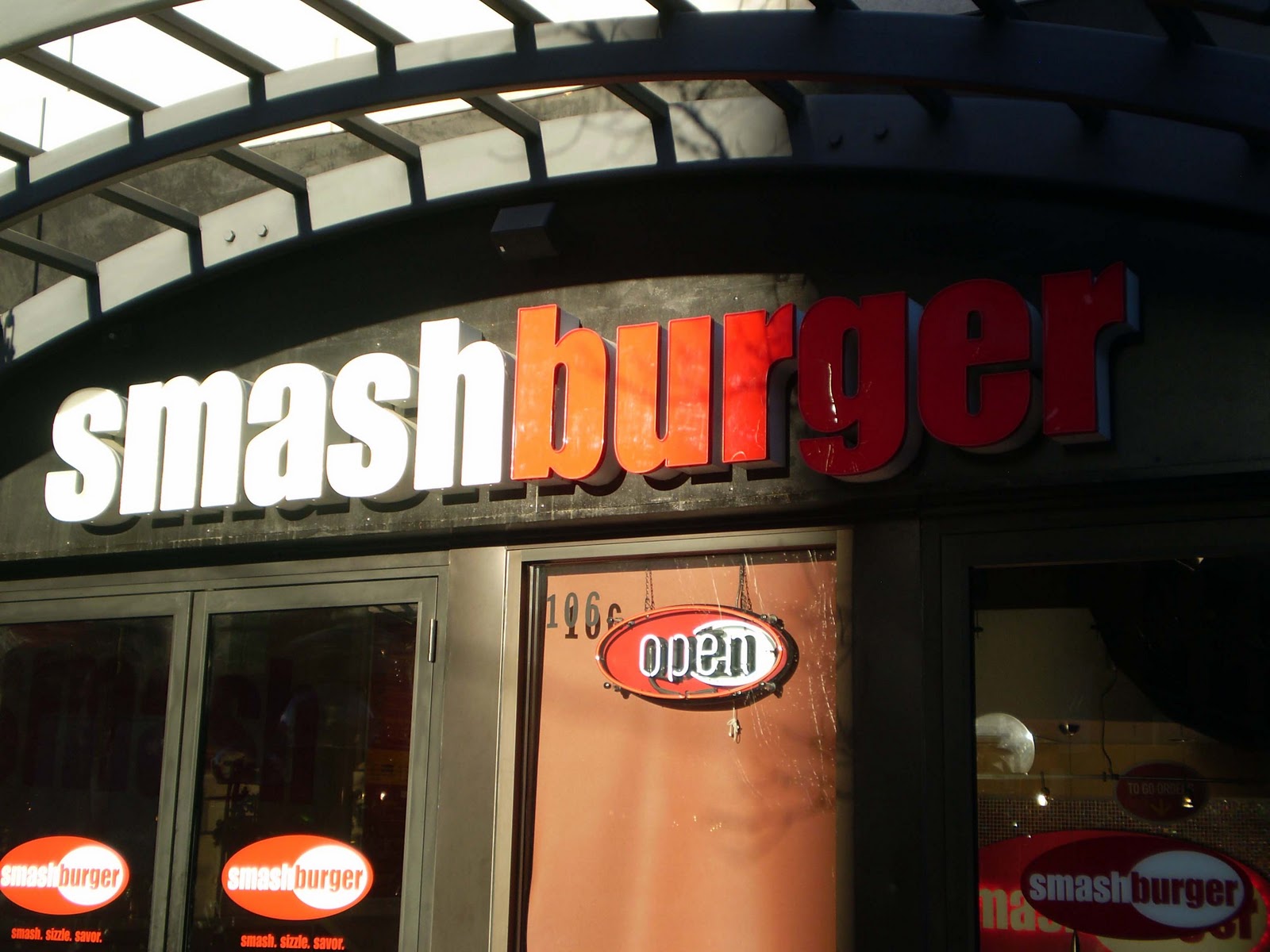 Elva Eats: Review: Smashburger - Denver, Colorado