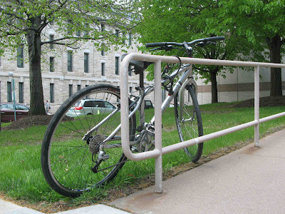 the beat bike blog: Bikes Outside: Handrails to Trails