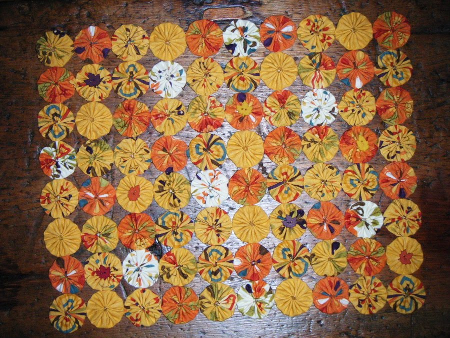 Journey of a Quilter: Mini Yo Yo Quilt