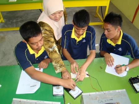 VOKASMA: 4VE7 LITAR PERINTANG SIRI-SELARI