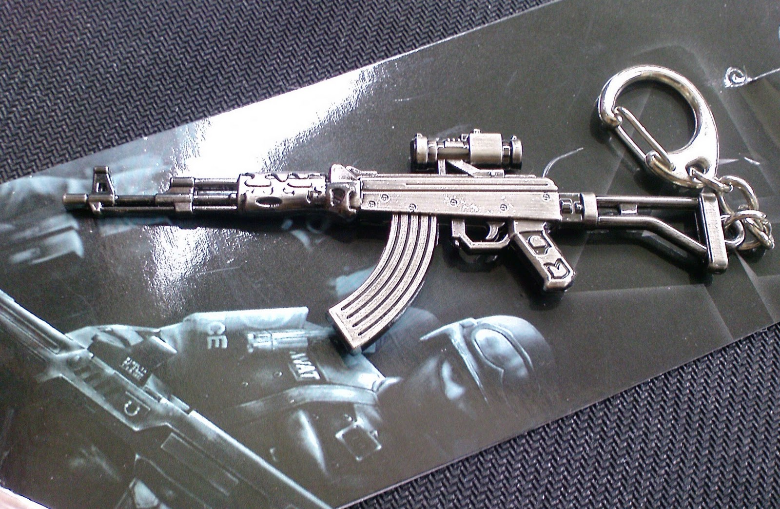 Never Say Never.: Metal Miniature Gun Keychain (Imported from JAPAN)