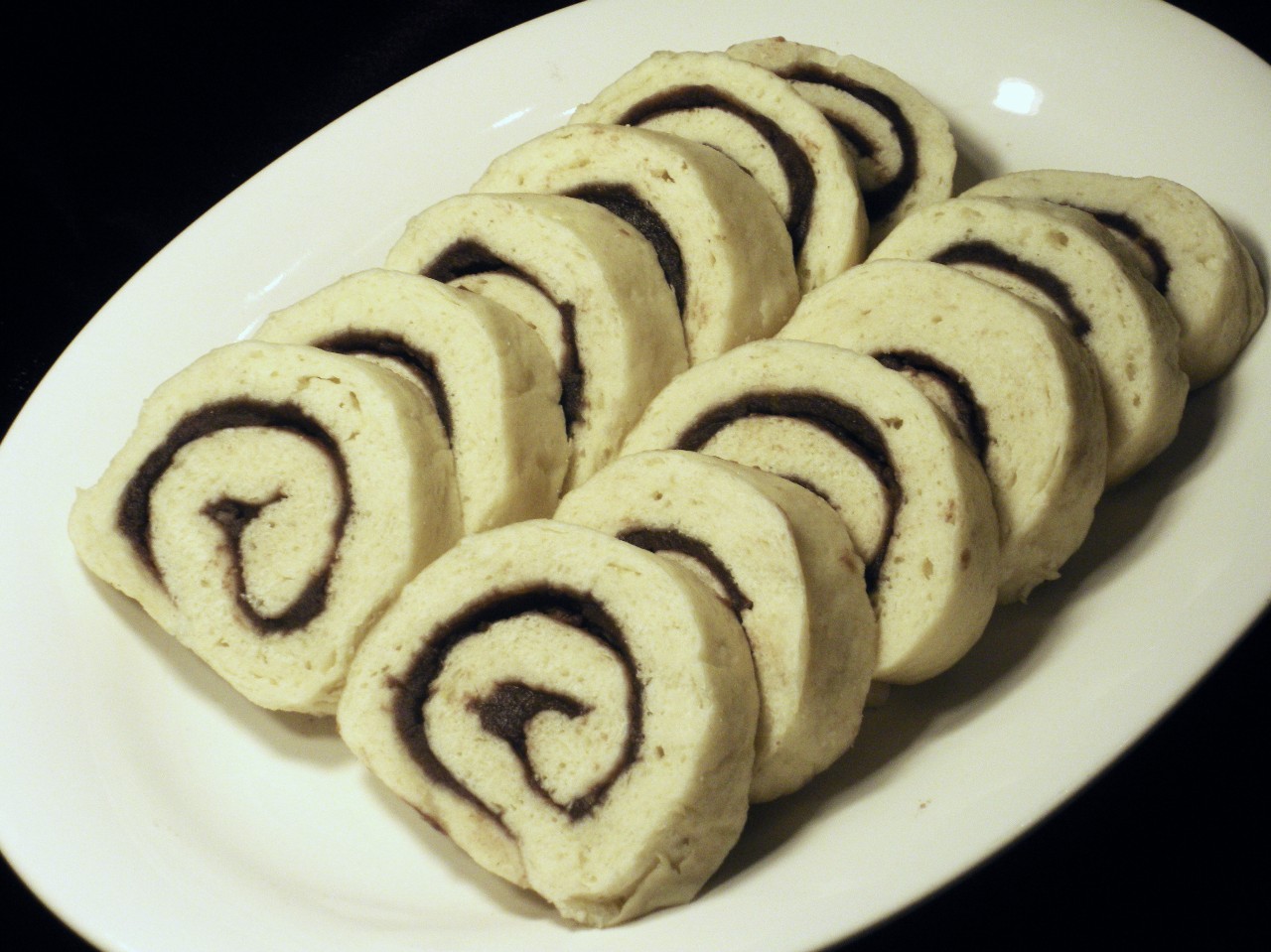 May's Chinese Cooking and Gardening: Red Bean Paste Roll