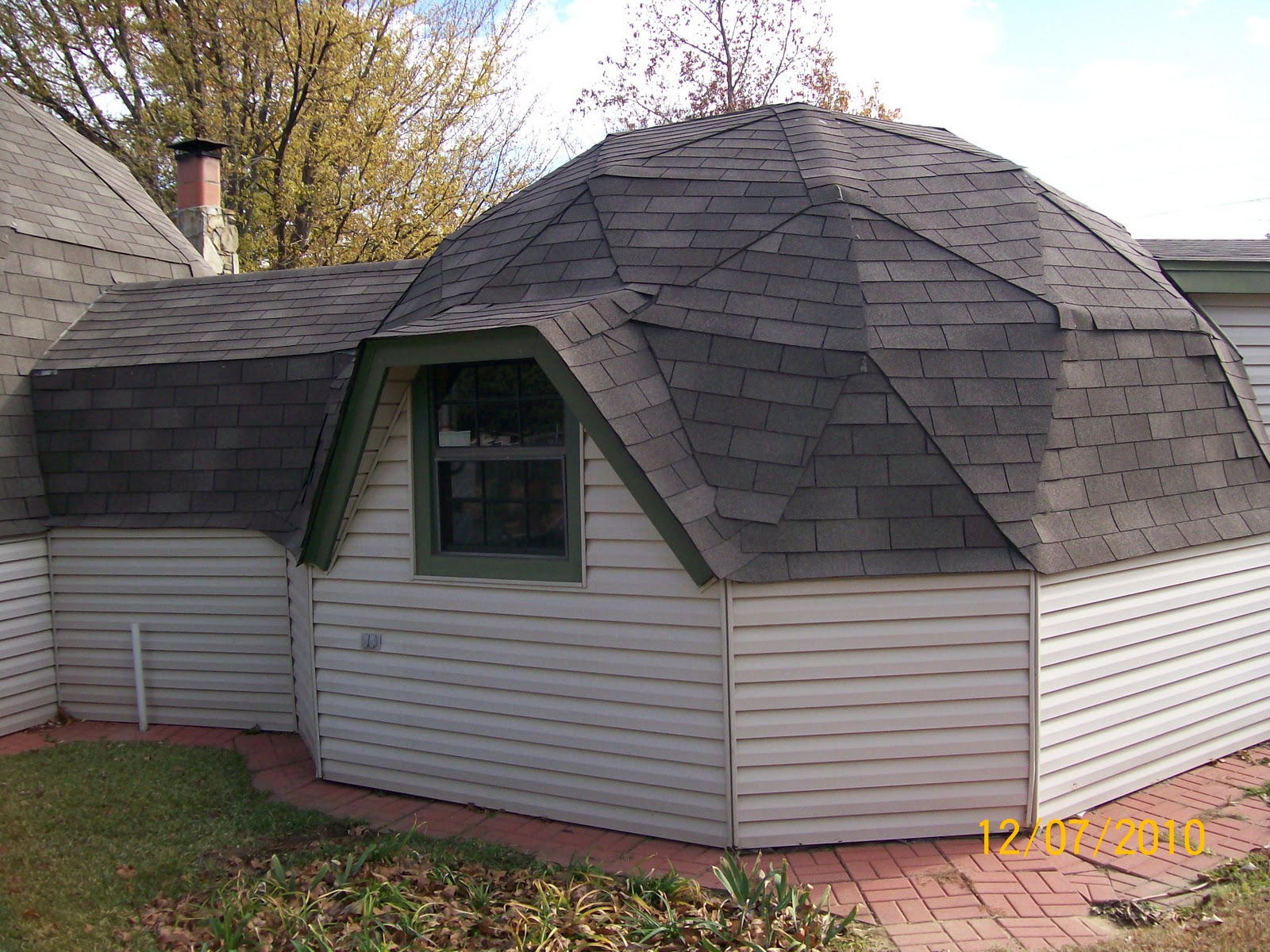 Amateur Gardener: Geodesic Dome Home