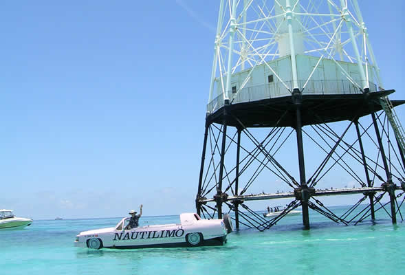 Nautilimo - Floridas Floating Pink Limo For Rent - Gallery Cars Art ...