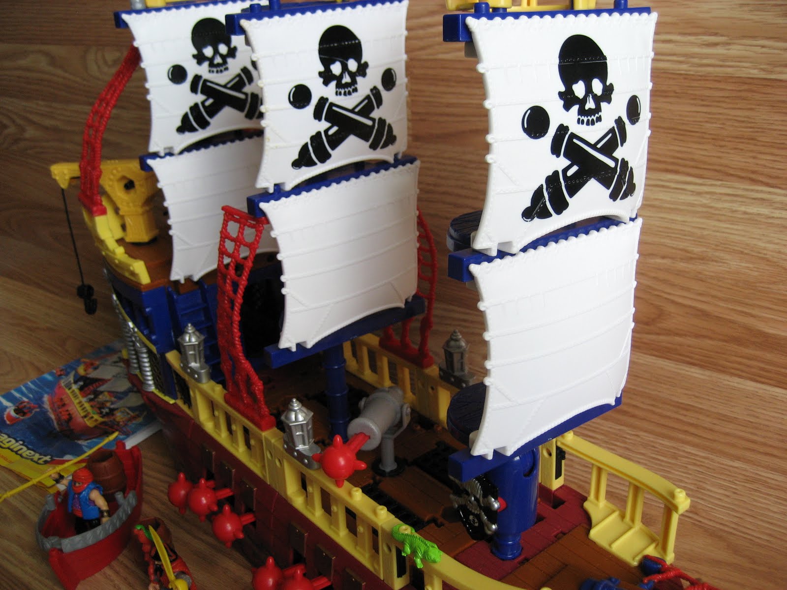 noboxtospeakof ( no box to speak of ): Imaginext Pirate Raider Deluxe ...