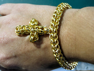 Marika's handcrafted jewellery: Full persian with cross