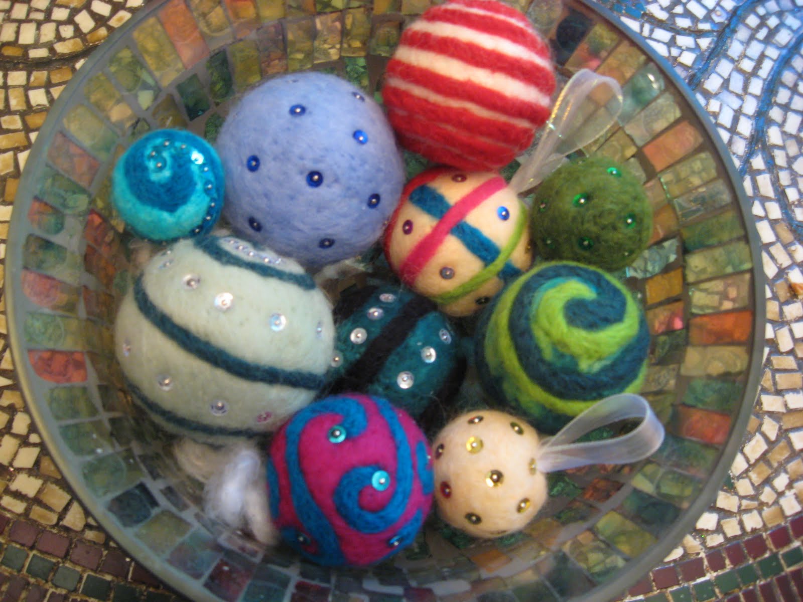 My Naptime Crafts Needle Felted Xmas Ornaments my-naptime-crafts-needle-felted-xmas-ornaments