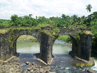 in the pink: The Malagonlong Bridge, Brgy. Mateuna, Tayabas, Quezon