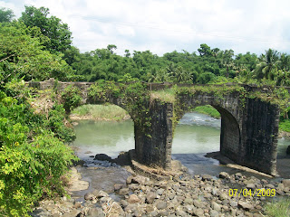 in the pink: The Malagonlong Bridge, Brgy. Mateuna, Tayabas, Quezon