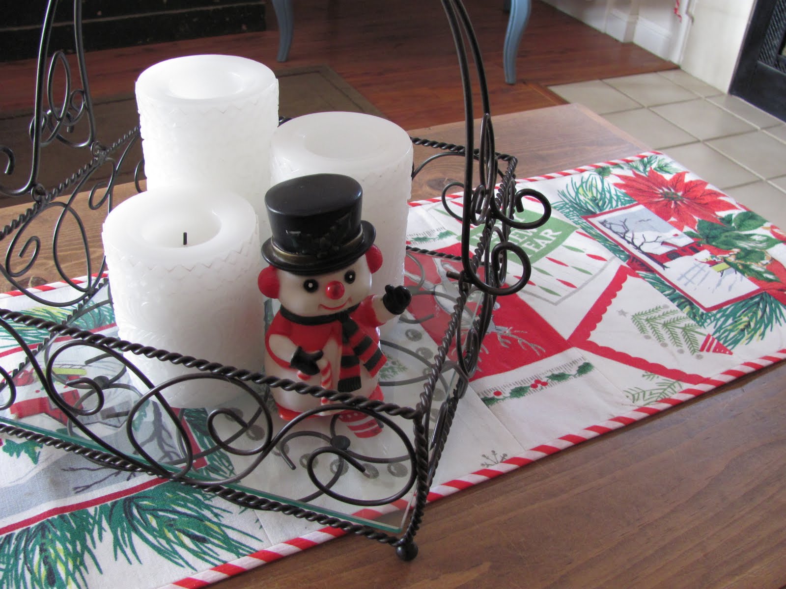 Little Nest Studio: I'm The Happiest Christmas Tree... Ho Ho Ho... Hee ...