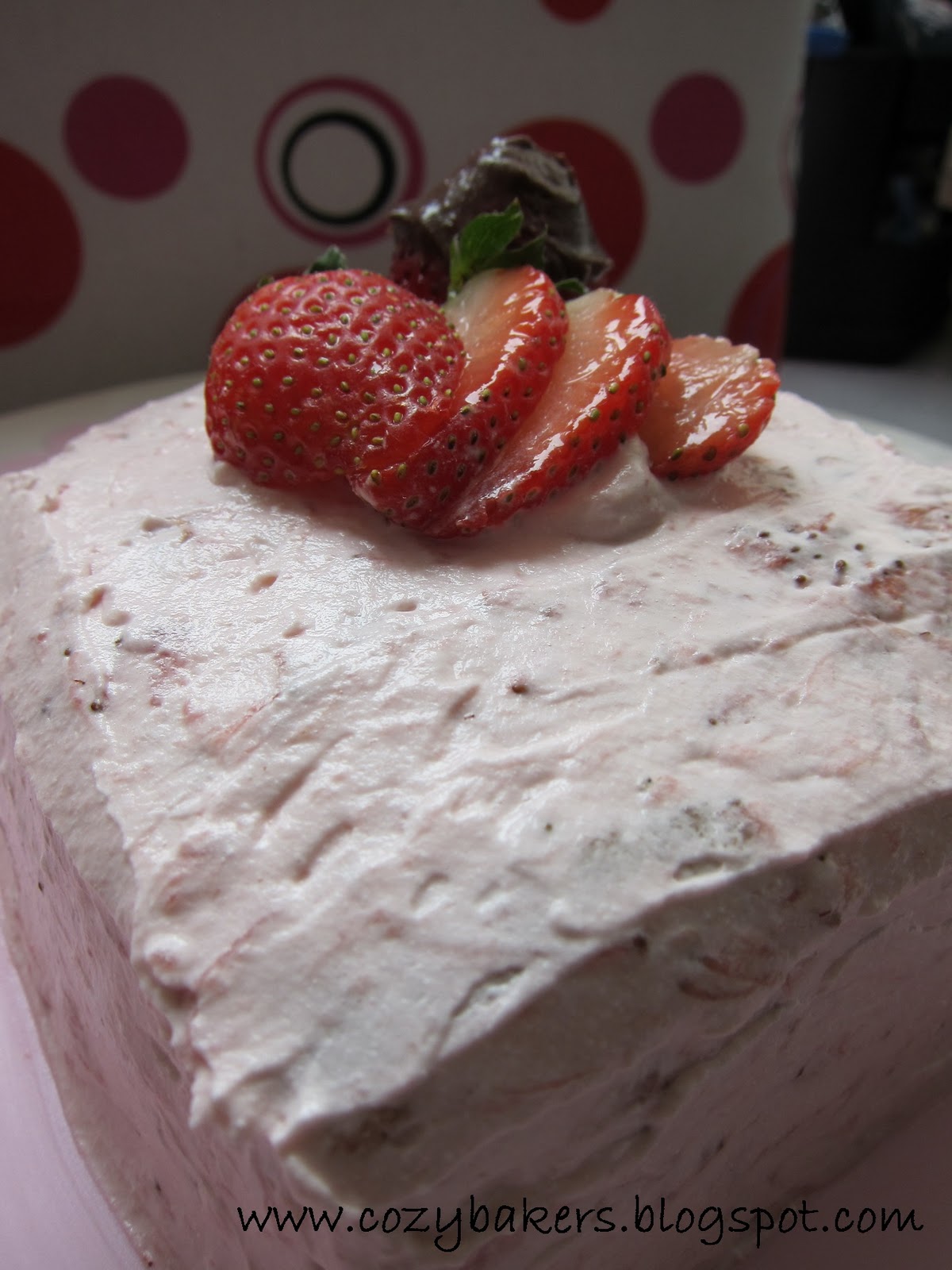 cozybakers: Strawberry Mousse Hazelnut Dacquoise