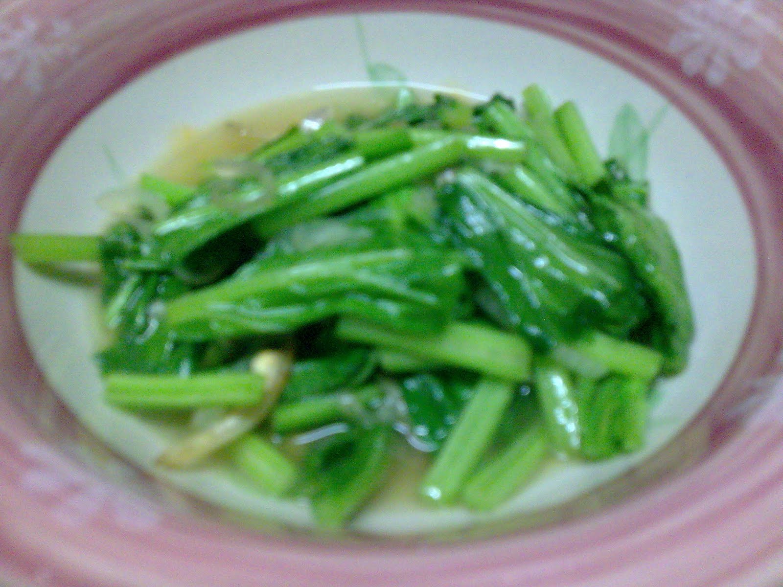 :: DaPuR ChUgiE ::: Sayur Sawi Goreng