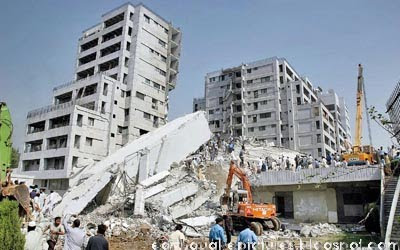 A view of collapsed Margalla tower | Earthquake Pictures