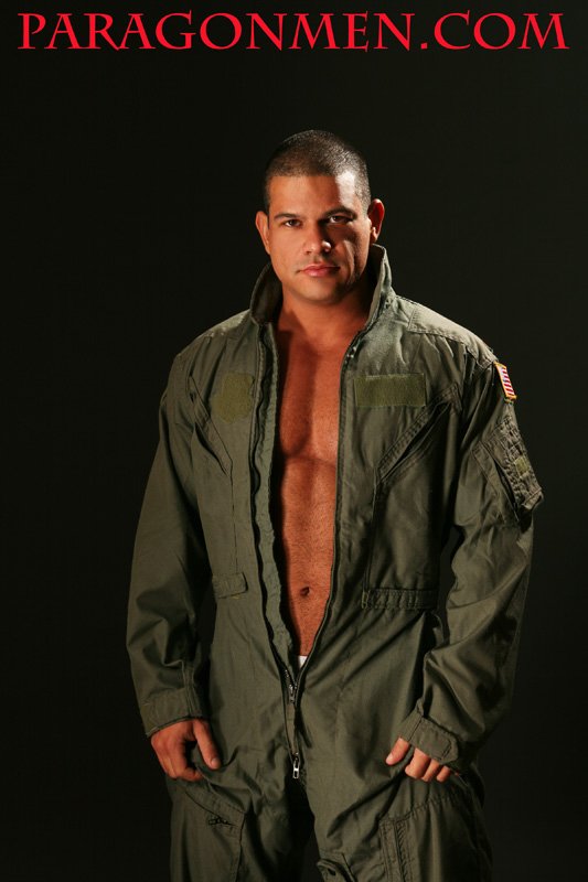 ガチムチ: Robert Gonzalez