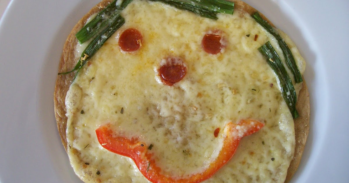 theworldaccordingtoeggface: P-P-P-Pizza Face Tortilla Pizza