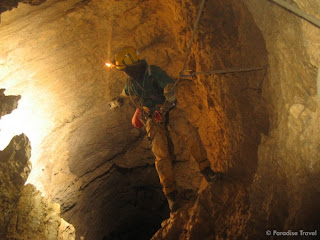 Adventure Travelling Info: Night-time Cave Exploration at Anthargange ...