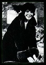 Cineál Saoil: Vintage Glam; Kitty Kiernan