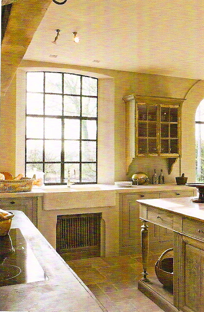 Décor de Provence: The Perfect Belgian Kitchen