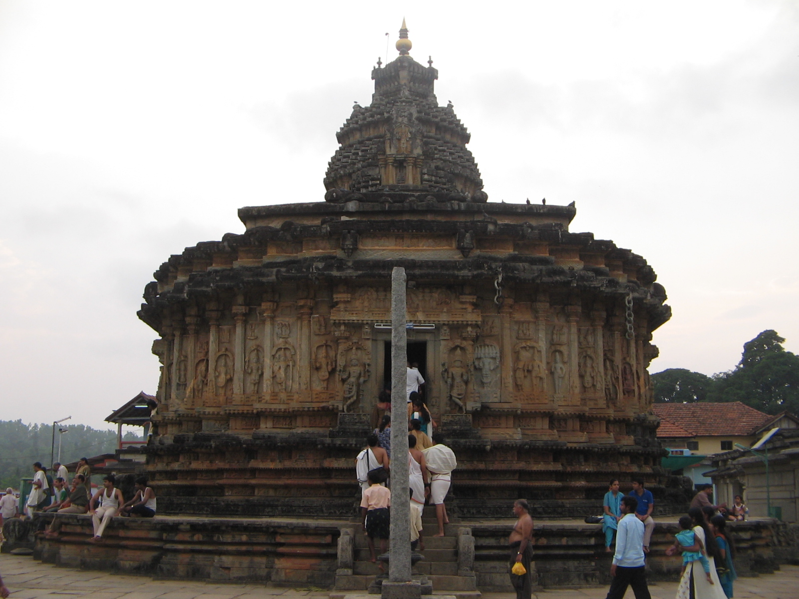 Raja Ramesh - The 'Trawell'er: Travelog - Narasimha Parvatha Trek