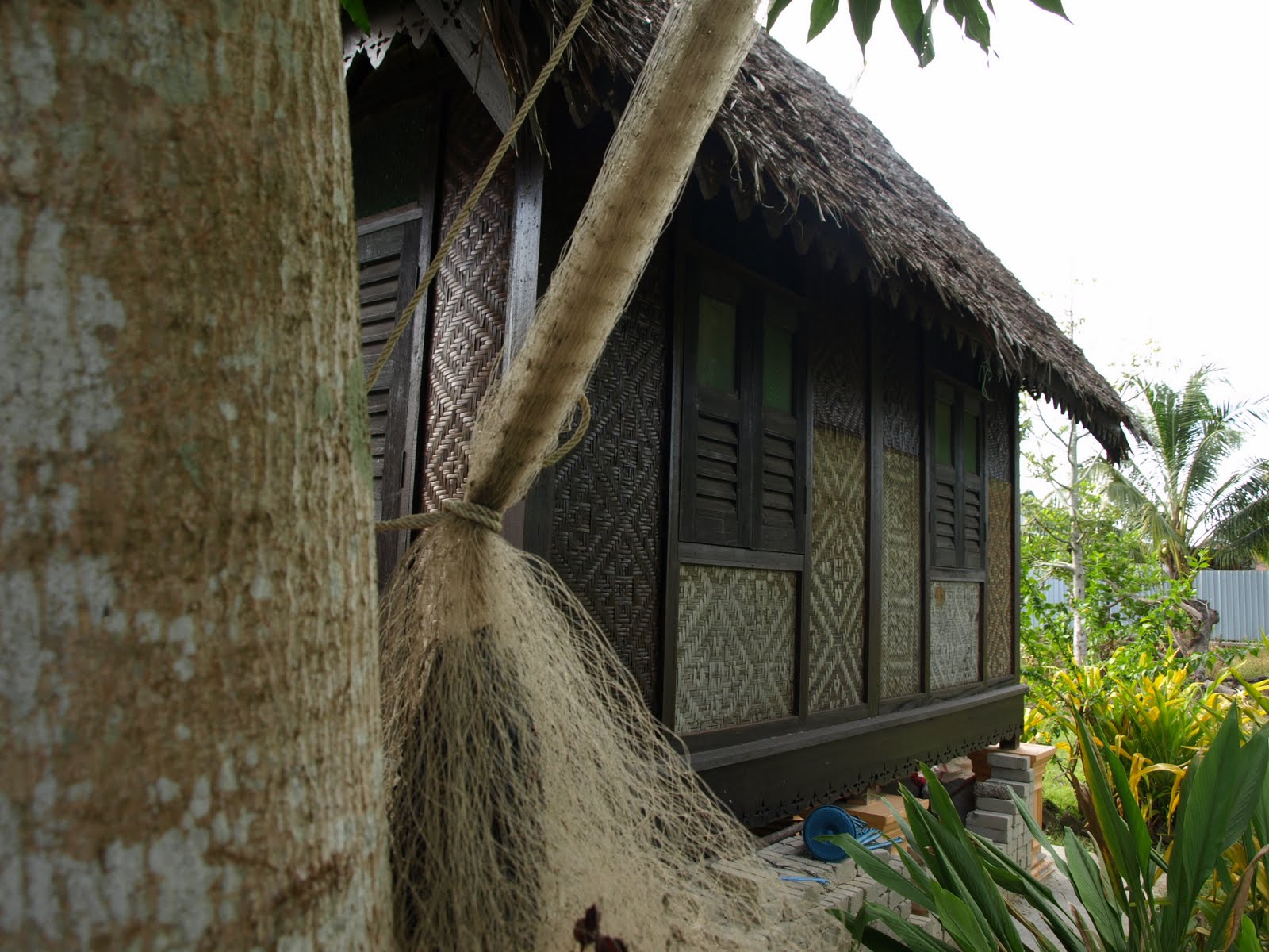 TERATAK SENJA: Dinding Buluh