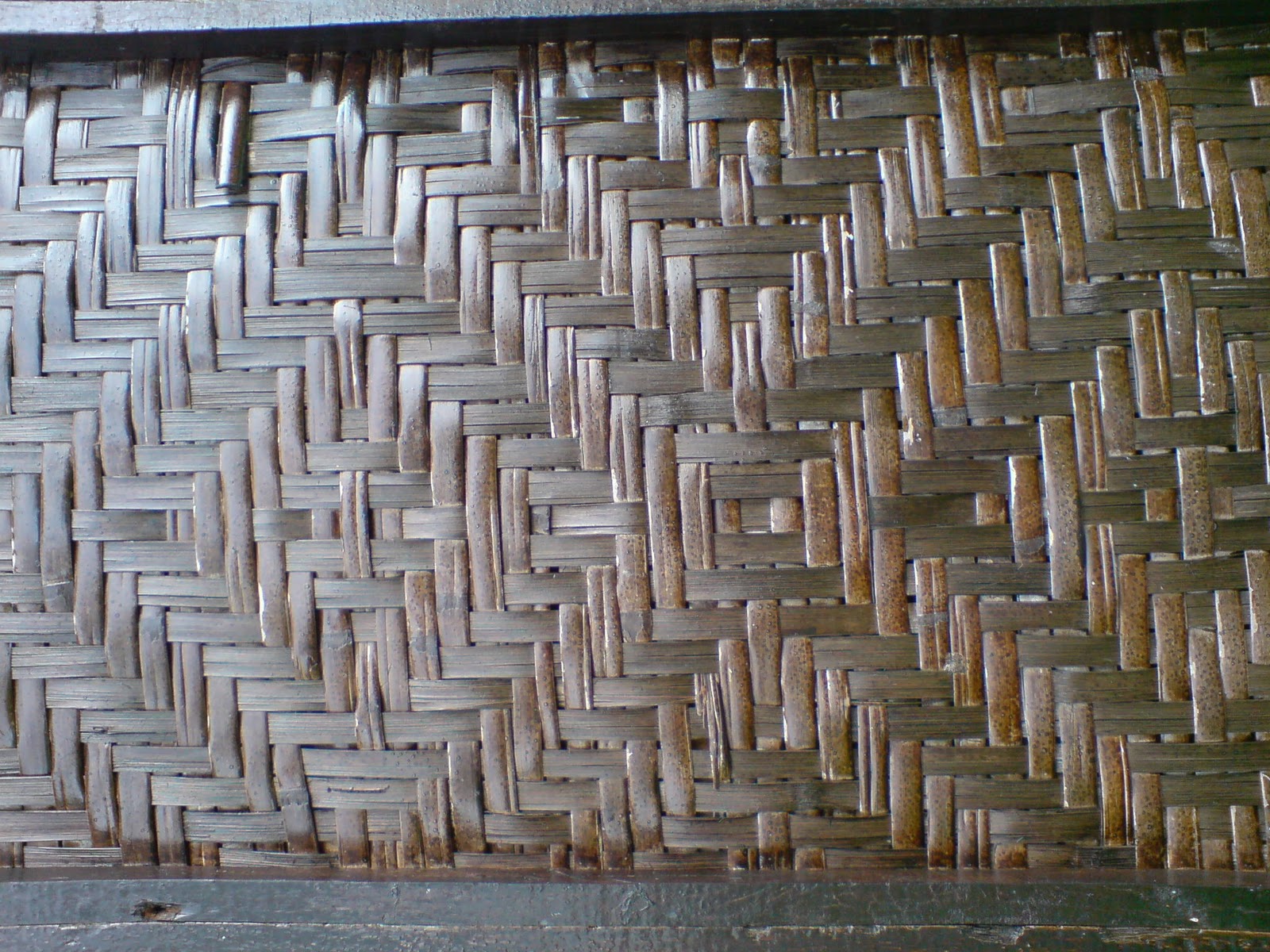 TERATAK SENJA: Dinding Buluh