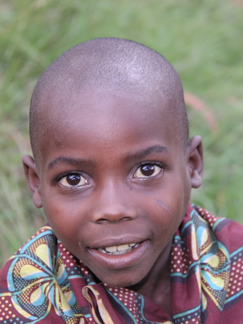 Jose Pavis at Rugerero, Rwanda: People’s faces