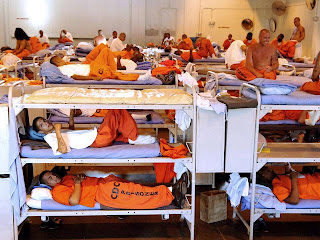 OVERCROWDED PRISONS: EFFECTS OF PRISON OVERCROWDING ON INMATES