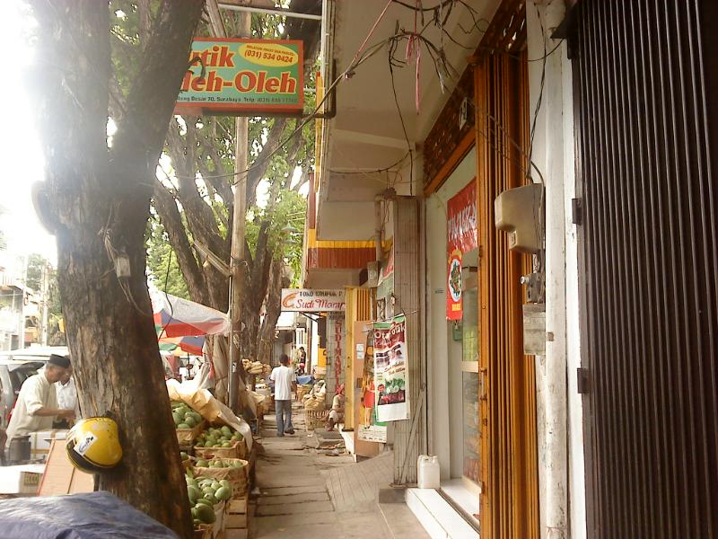 Rapah: Oleh-oleh Keripik dari Pasar Genteng