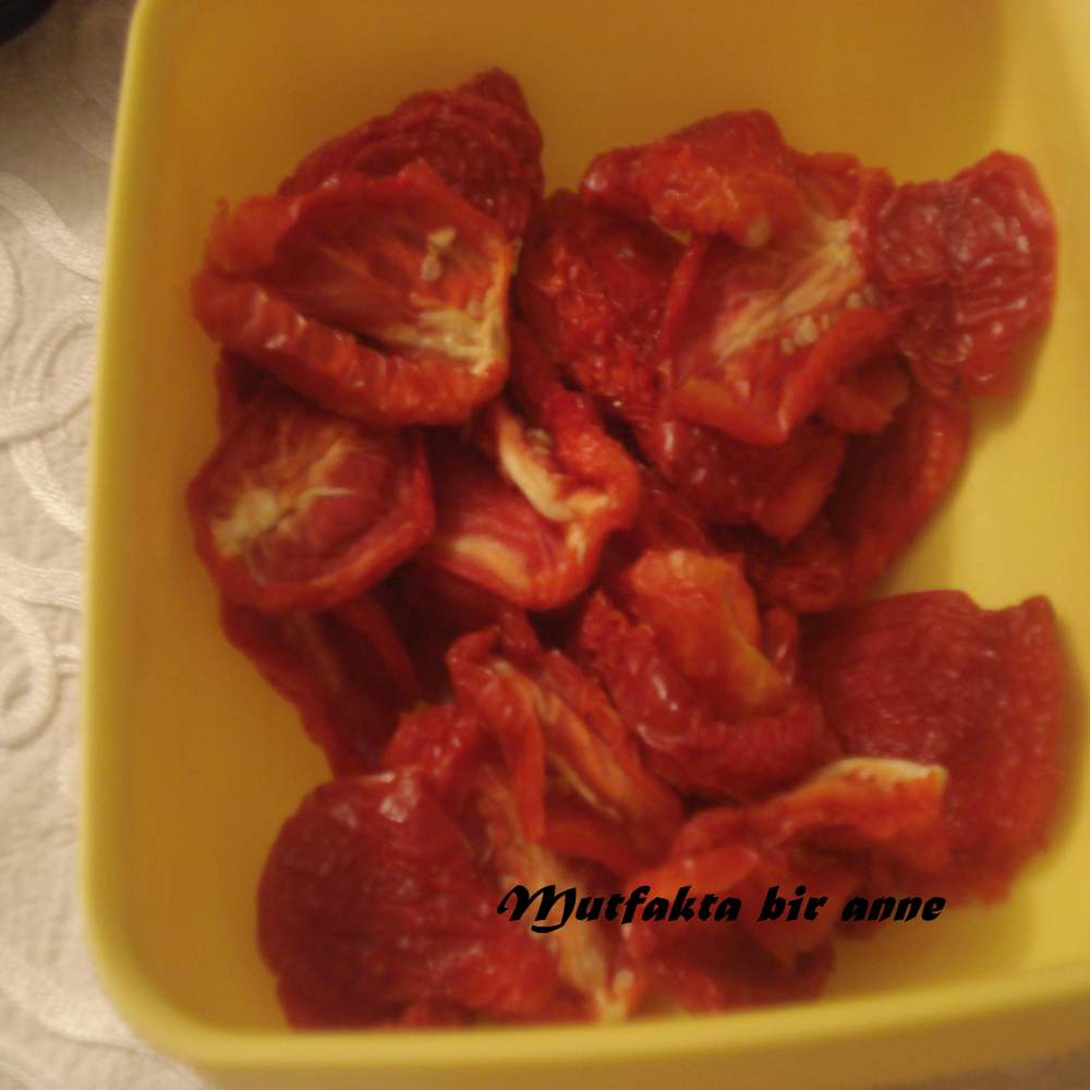 YEMEK MUCİZELERİ: KURU DOMATES KAVURMASI