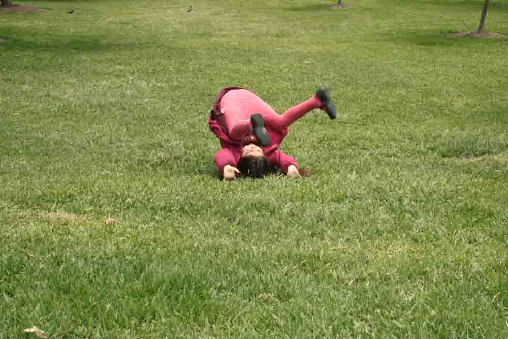 .: rodando por la colina