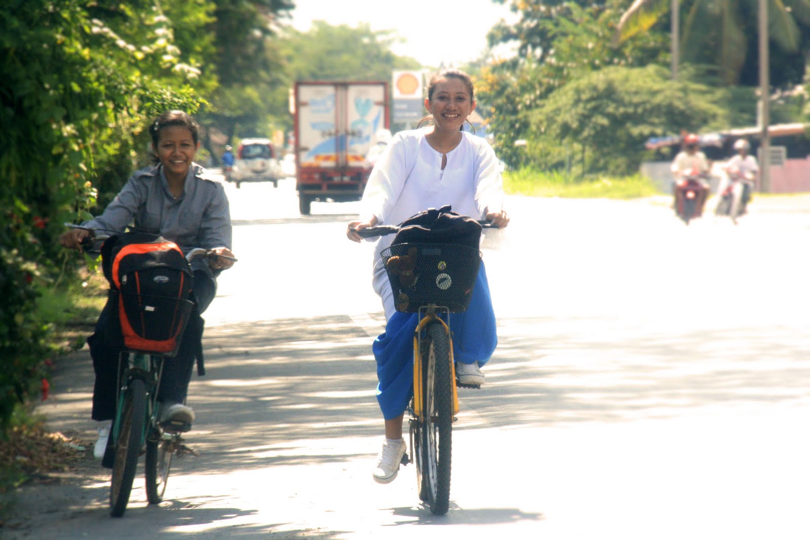 Gubuk Kecil Kembara Jalanan: Adakah munasabah pergi Langkawi naik Basikal?