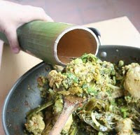 Ayam Masak di Buluh Bambu