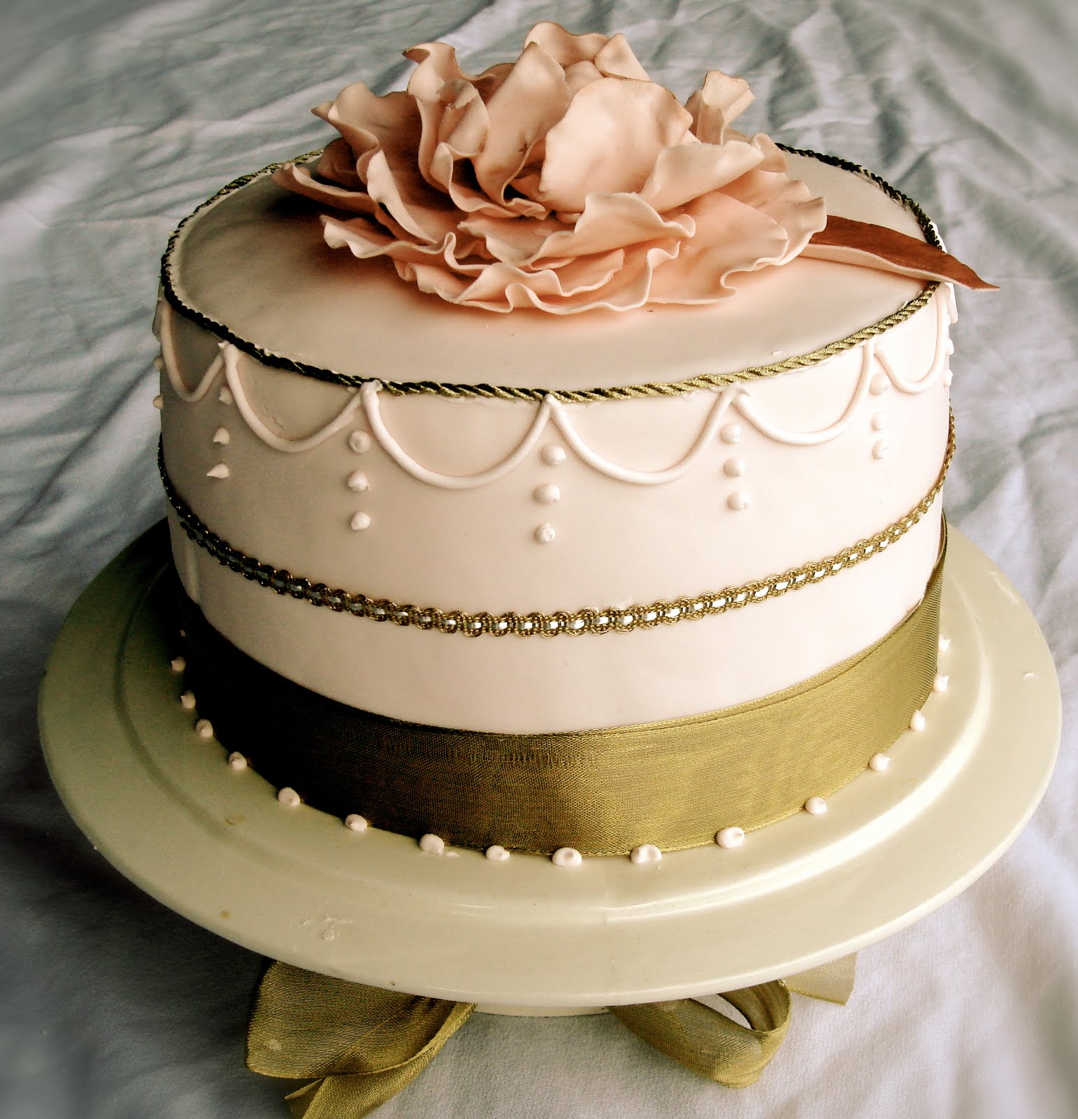 the lovely layers: Antique Rose Cake