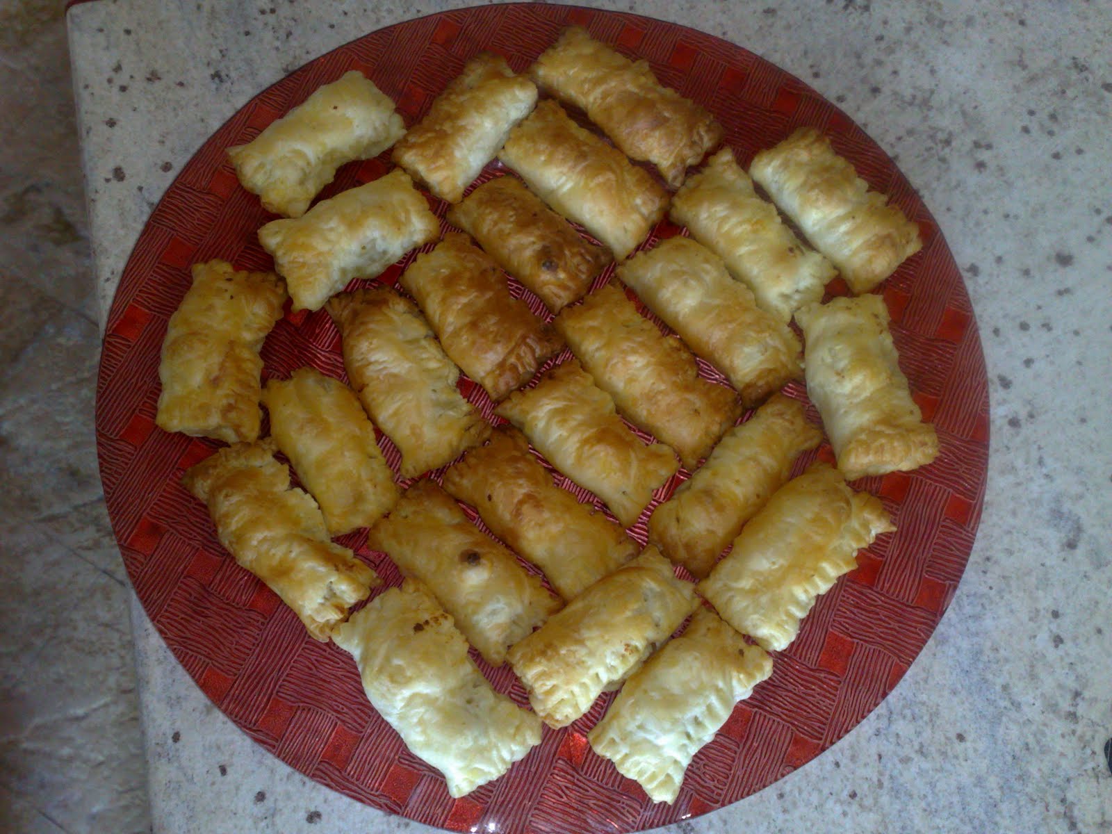 adamarg's blog: Pateuri cu branza si masline